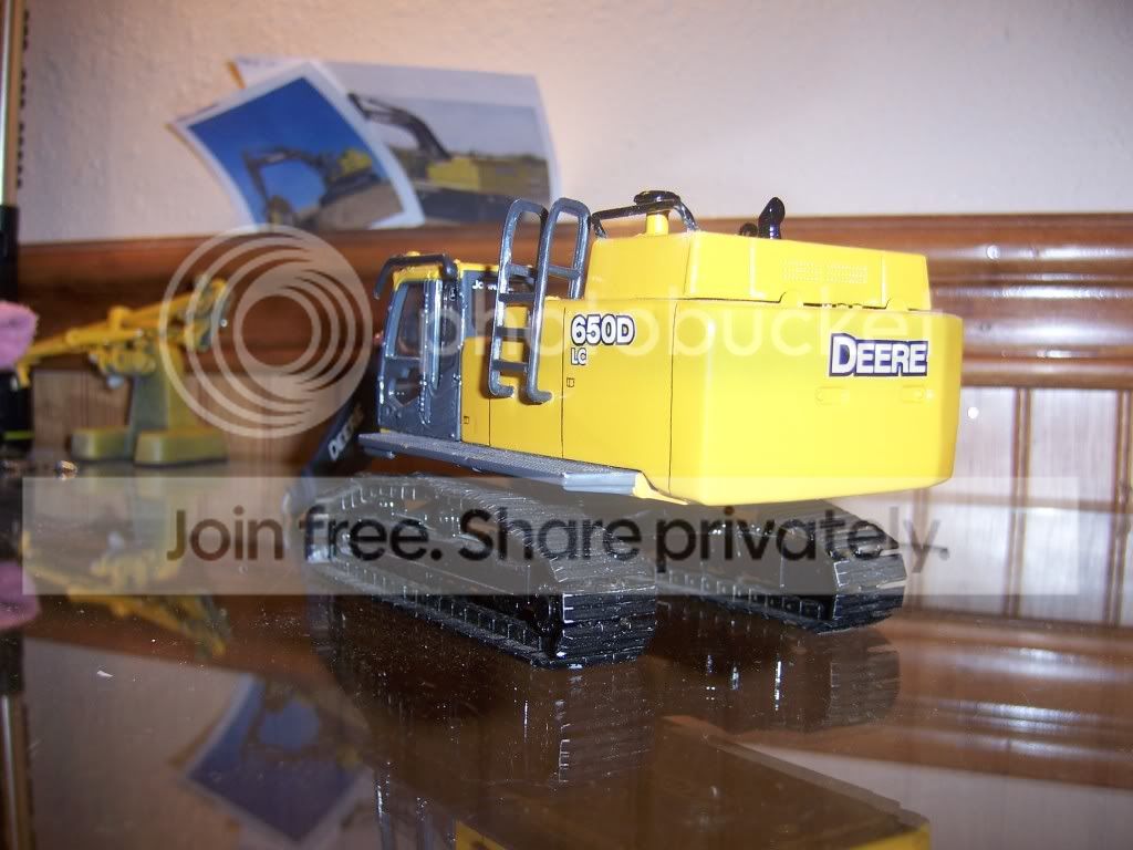 Custom Ertl John Deere 650D LC excavator - General Topics - DHS Forum
